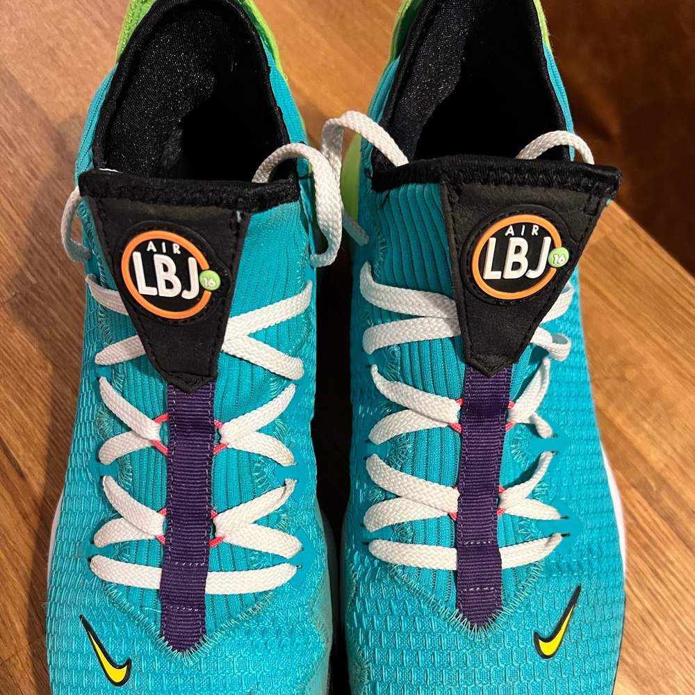 Nike Lbj Air 16 - Gem